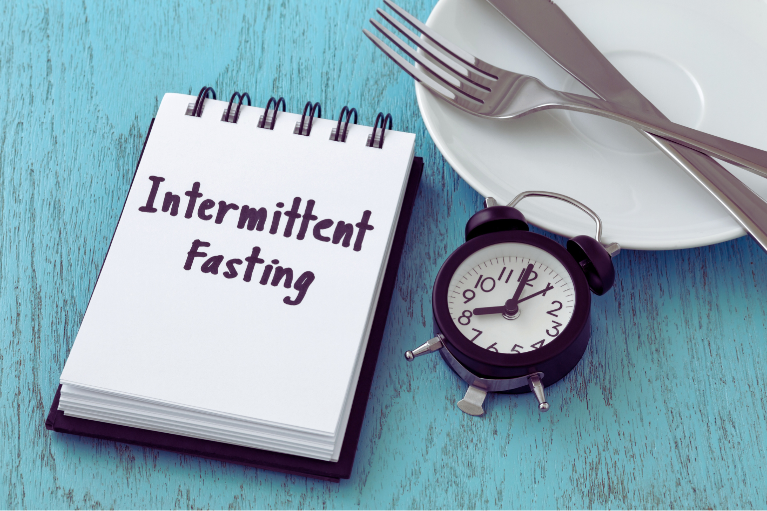 Intermittent Fasting for Seniors: Risks & Benefits